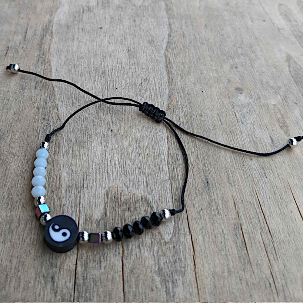 Yin Yang Adjustable String Bracelets – threddies